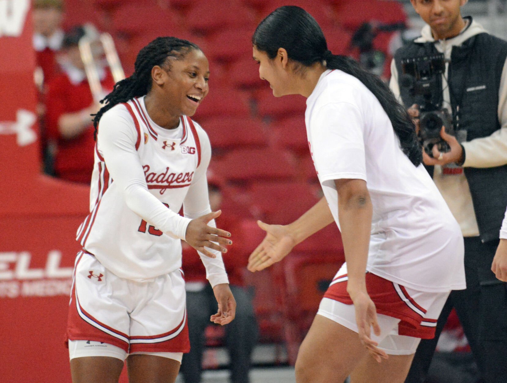 Ronnie Porter finds new bond, drive to end career as Badger