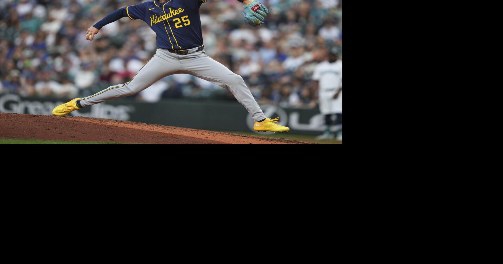 Brewers reliever Mears to go on injured list