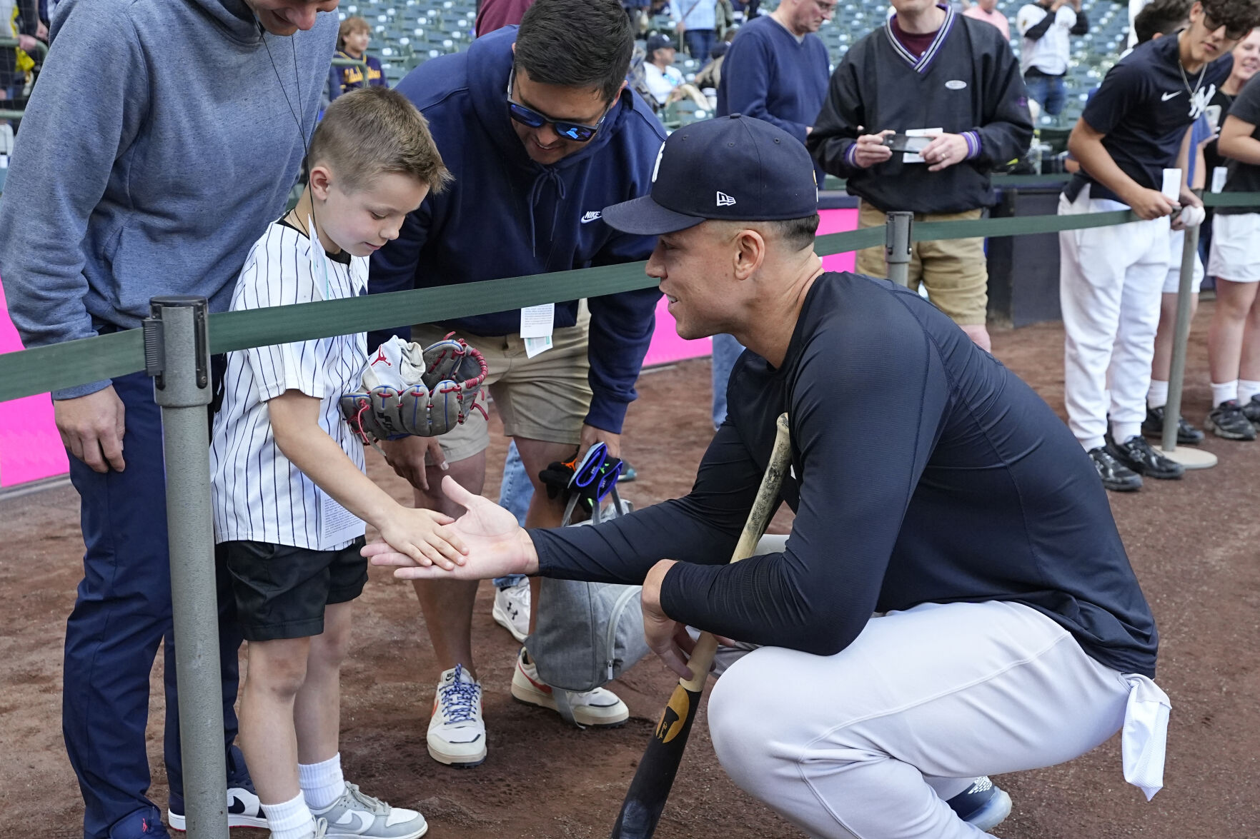 Photos: Brewers continue series against visiting Yankees