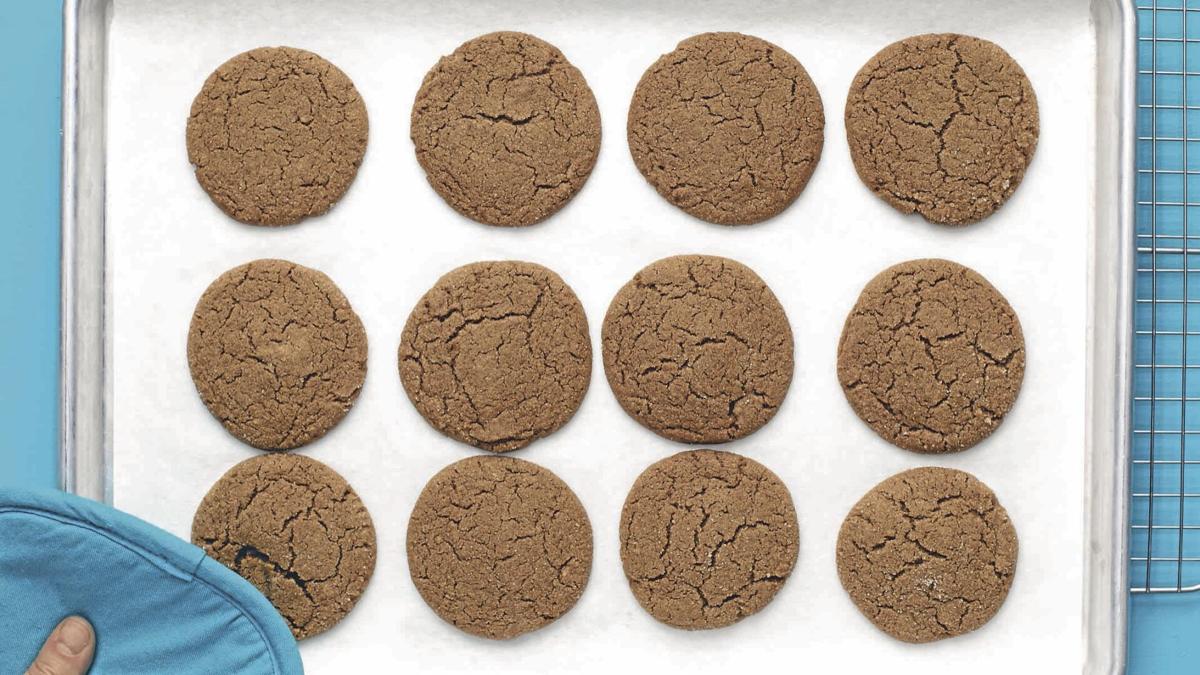 Molasses cookies: The sticky sweetener creates a dark color and ...
