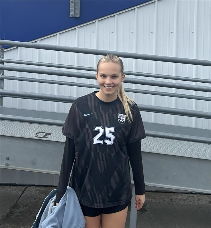 High school girls soccer: 5 passers organizing area attacks