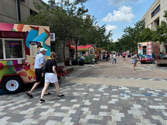 30 volunteers wanted to review Madison food carts