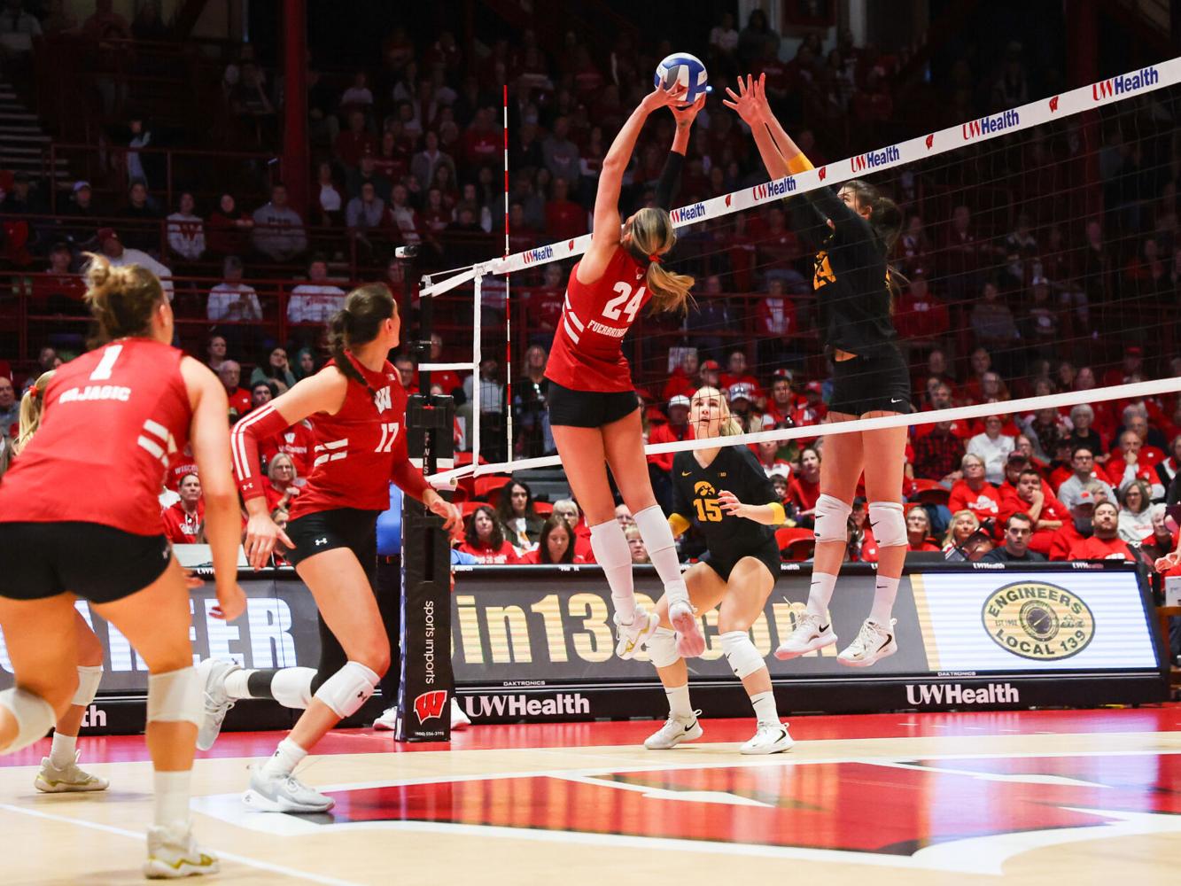 Wisconsin volleyball vs. Northwestern: Score, analysis