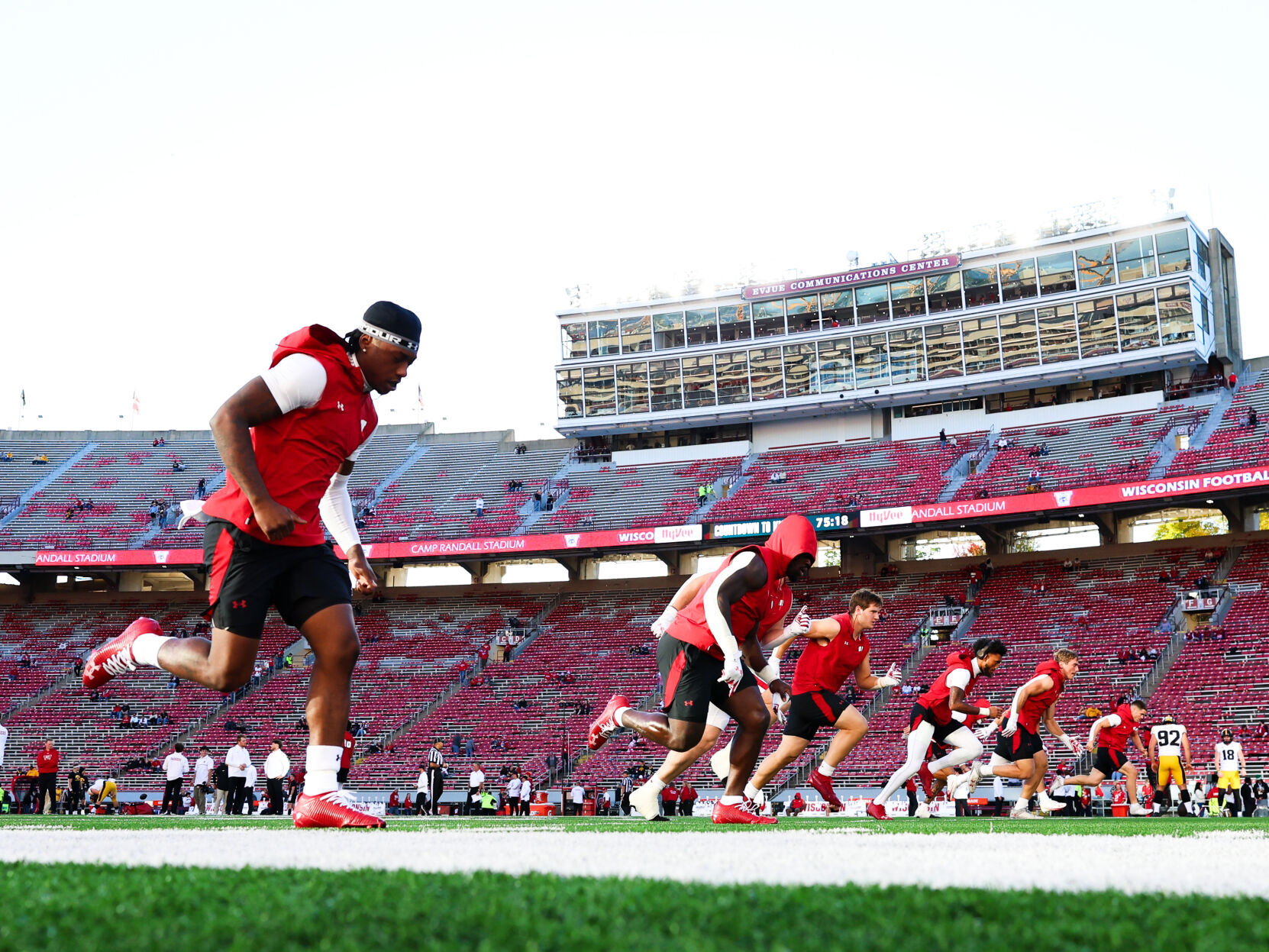 Where can I watch the Wisconsin Badgers game on TV