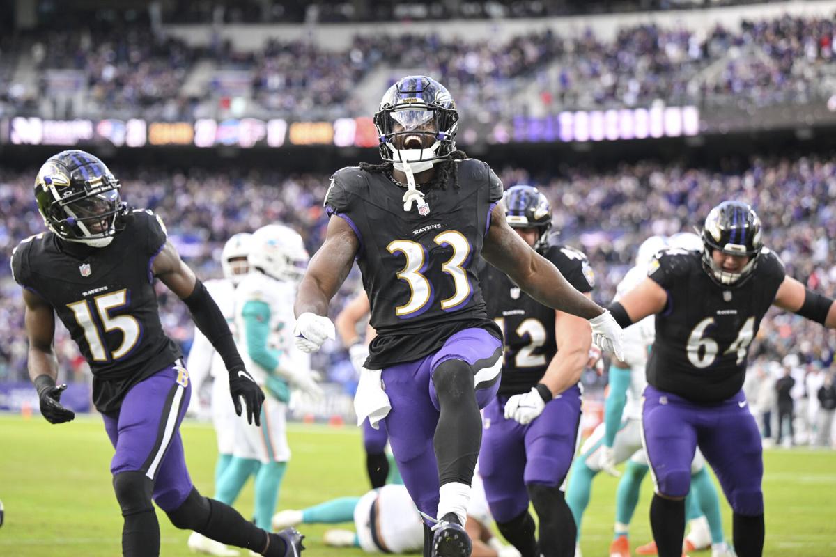 Ravnes pound Dolphins, win AFC's No. 1 seed