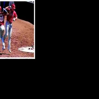 Schwarber's long bomb lifts Phillies