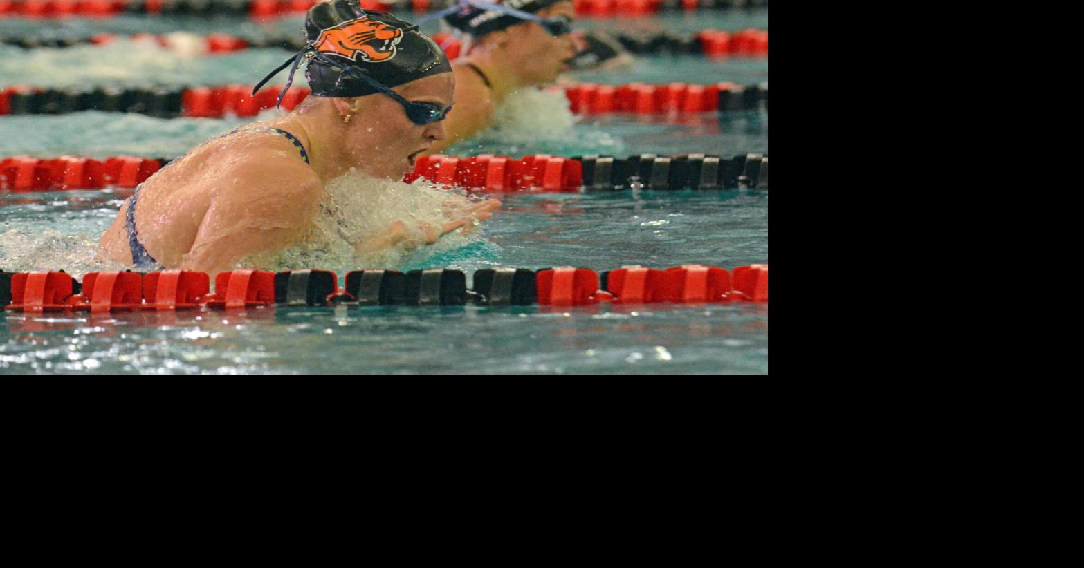 Oregon duo make program history in final state meet