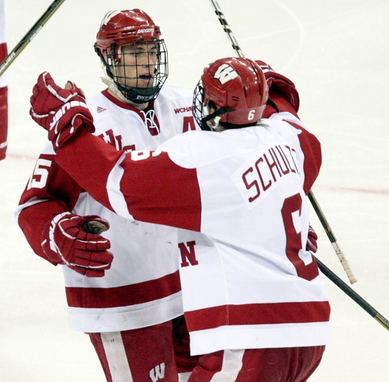 UW men's hockey: Schultz stays in school, and on Badgers