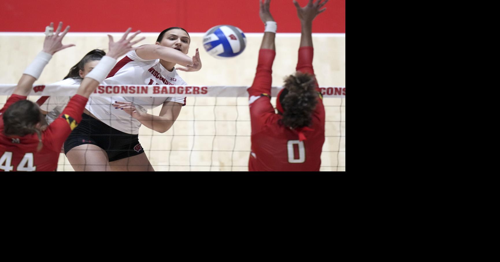Wisconsin volleyball's Ella Wrobel enters transfer portal