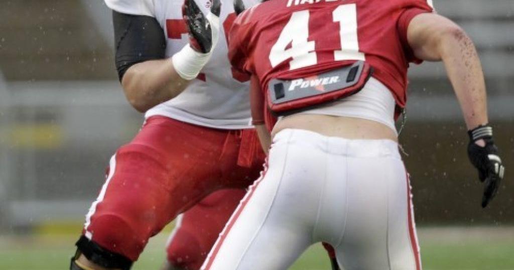 Badgers football: Ryan Groy feels at home in move back to left guard