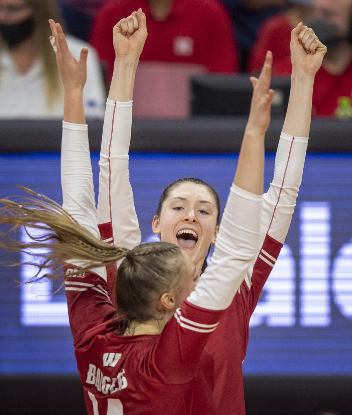 Anna Smrek in swing of things as No. 3 Badgers sweep No. 6 Nebraska