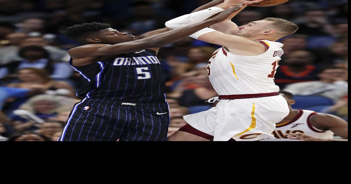 Bucks acquire former Badgers forward Sam Dekker, then ship him to Wizards