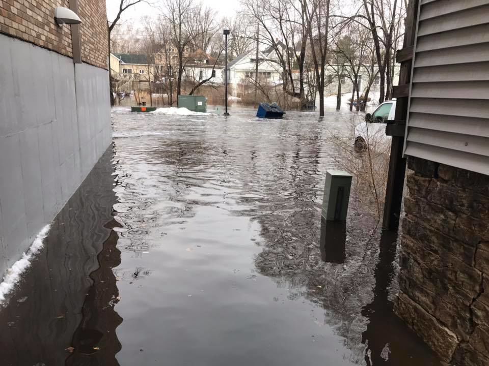 Record flooding in Lodi, dozens of highways closed by high water ...