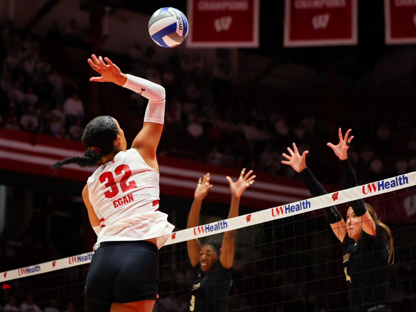 Wisconsin volleyball vs. Purdue: Score, analysis