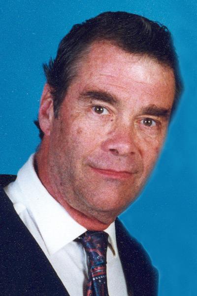 Hugo, Robert James "Bob"