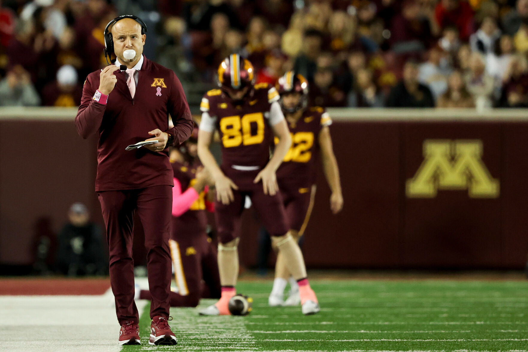 Where can I watch the Wisconsin Badgers at Minnesota on TV