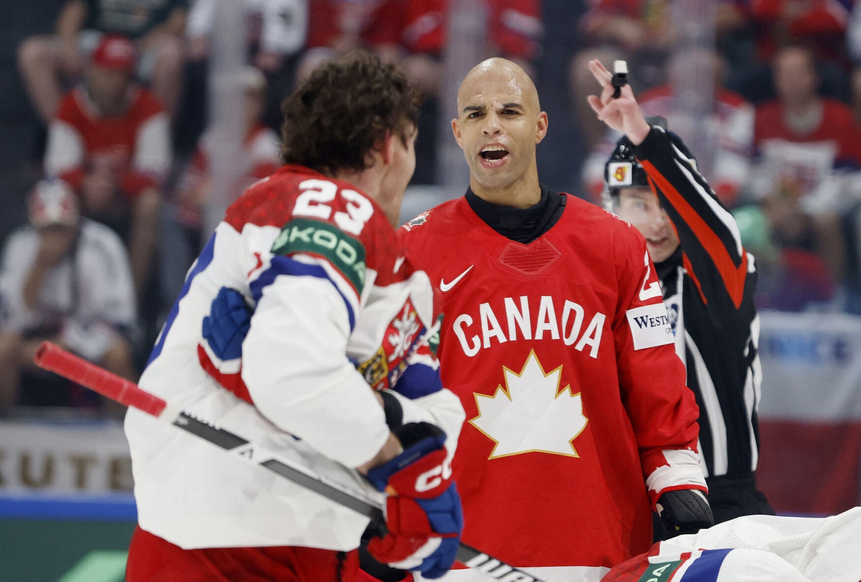 ICEHOCKEY-WORLD-CZE-CAN/