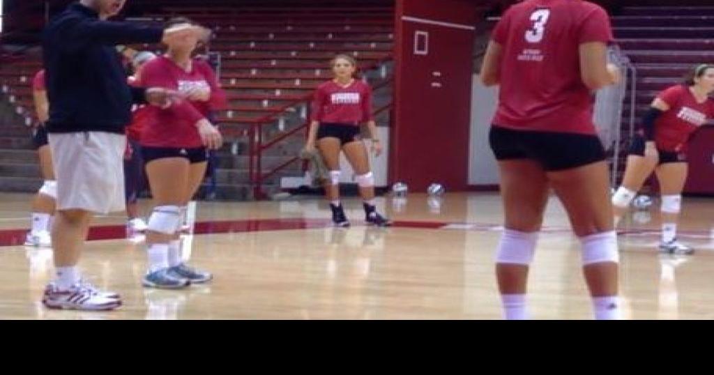 Andy Baggot: New coach Kelly Sheffield rejects notion UW volleyball is ...