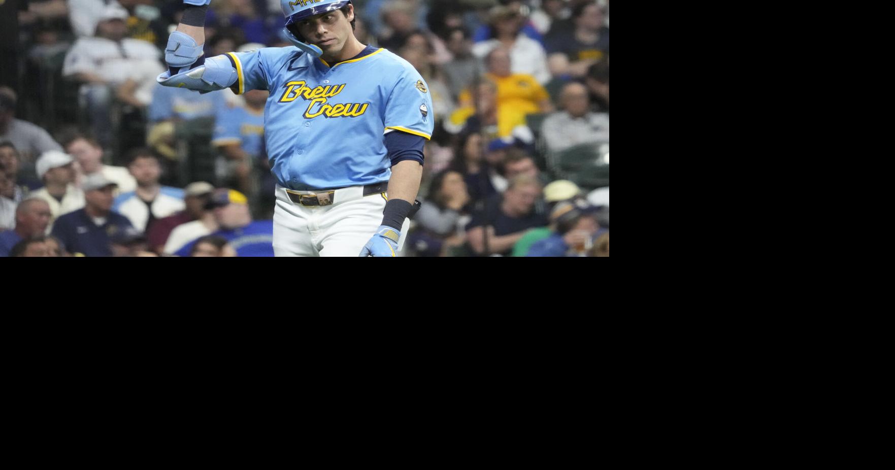 Manny Machado's hot bat powers Padres past Brewers