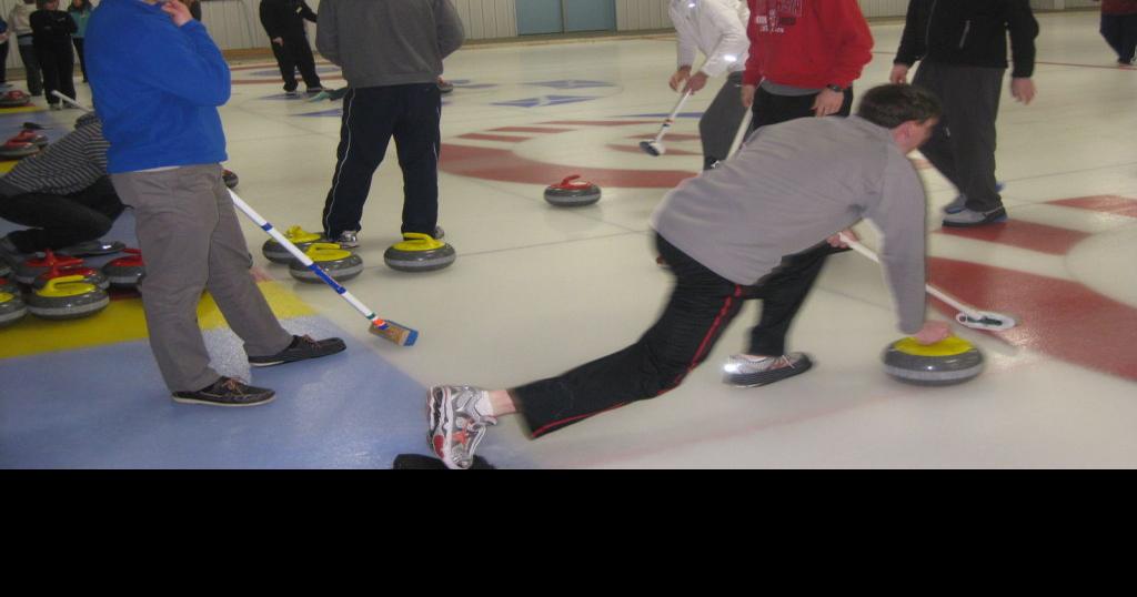 Photos: Visitors fill the house during Madison Curling Club event