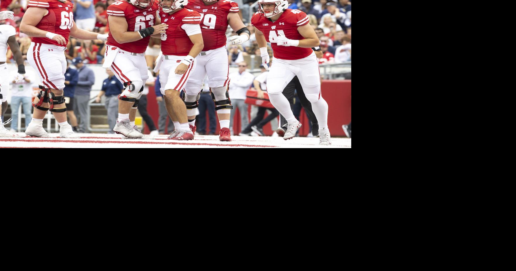 Wisconsin football's poor start leads to tie at halftime