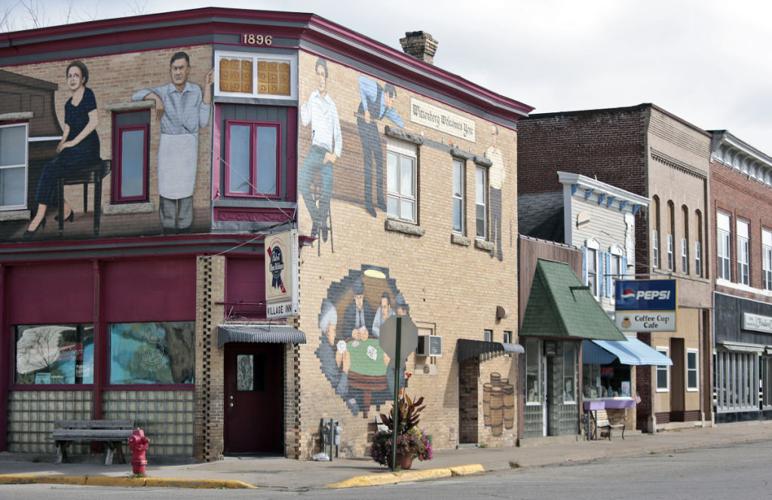On Wisconsin: Big murals bring tourists to small towns