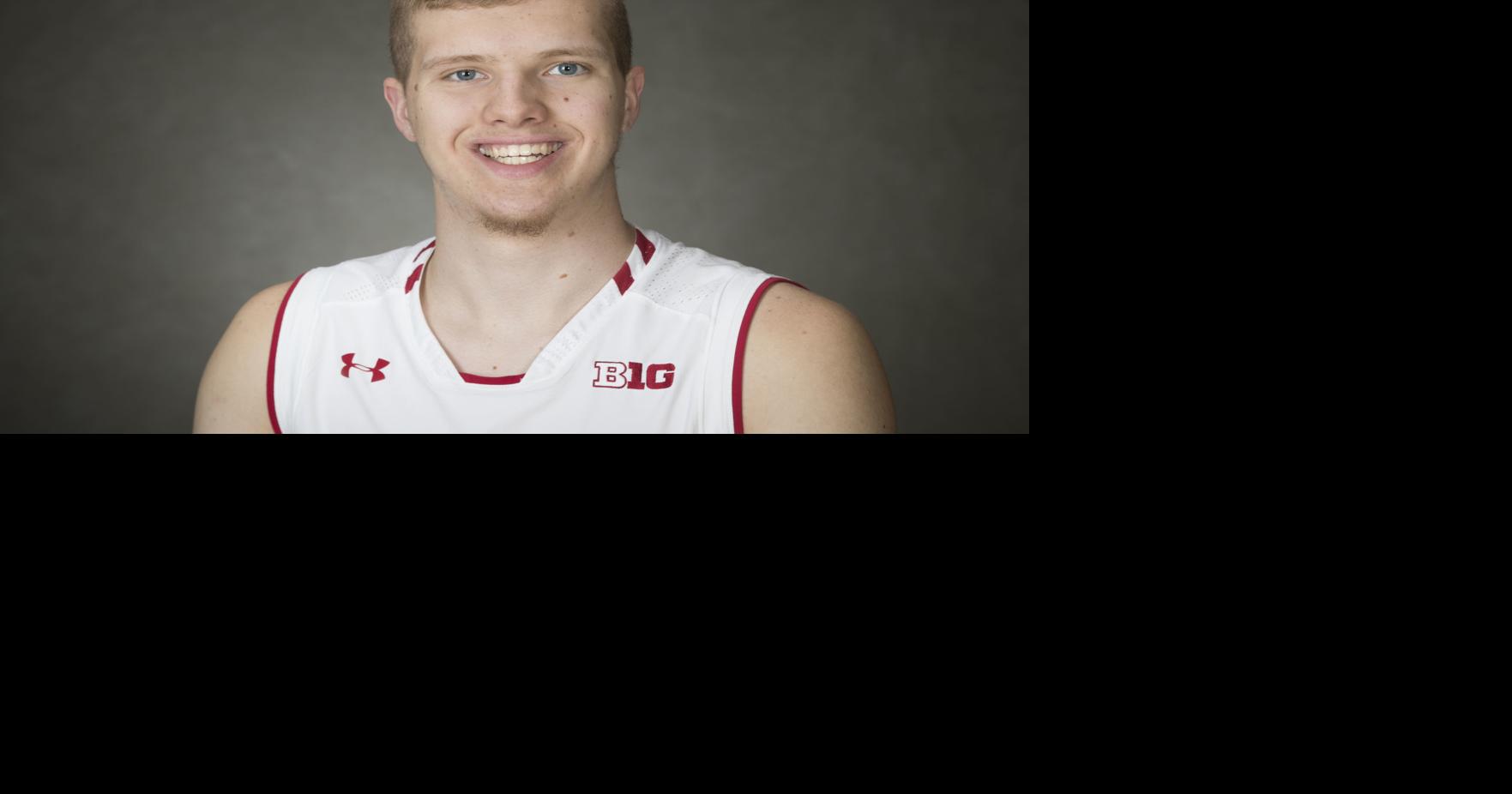 33 − TAYLOR CURRIE