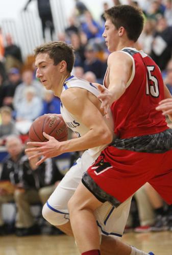 Prep boys basketball: Lake Mills' Simon Lensmire makes commitment