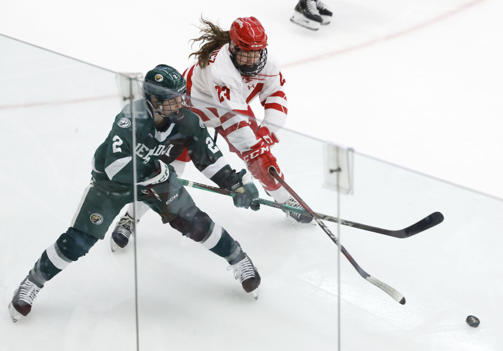 Wisconsin women's hockey arrives for Frozen Four semifinal