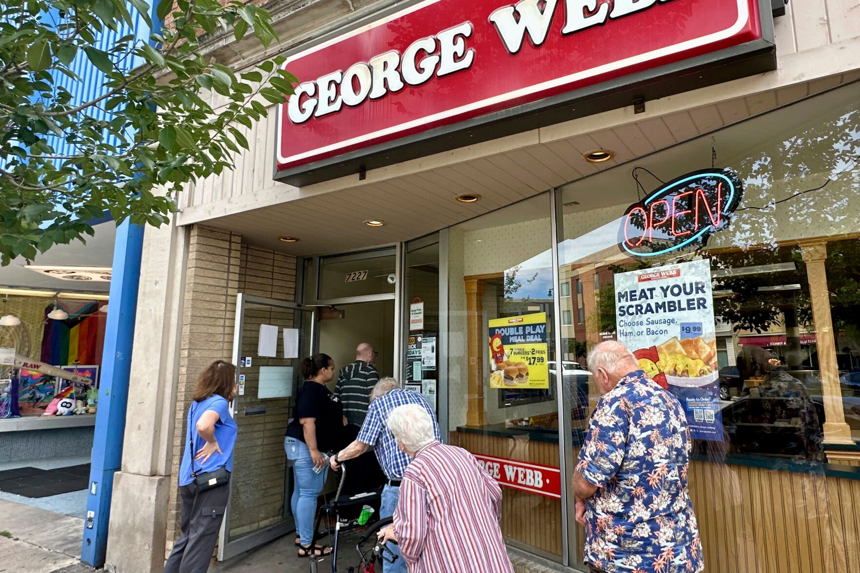 George Webb giving away 180,000 burgers for Brewers' streak