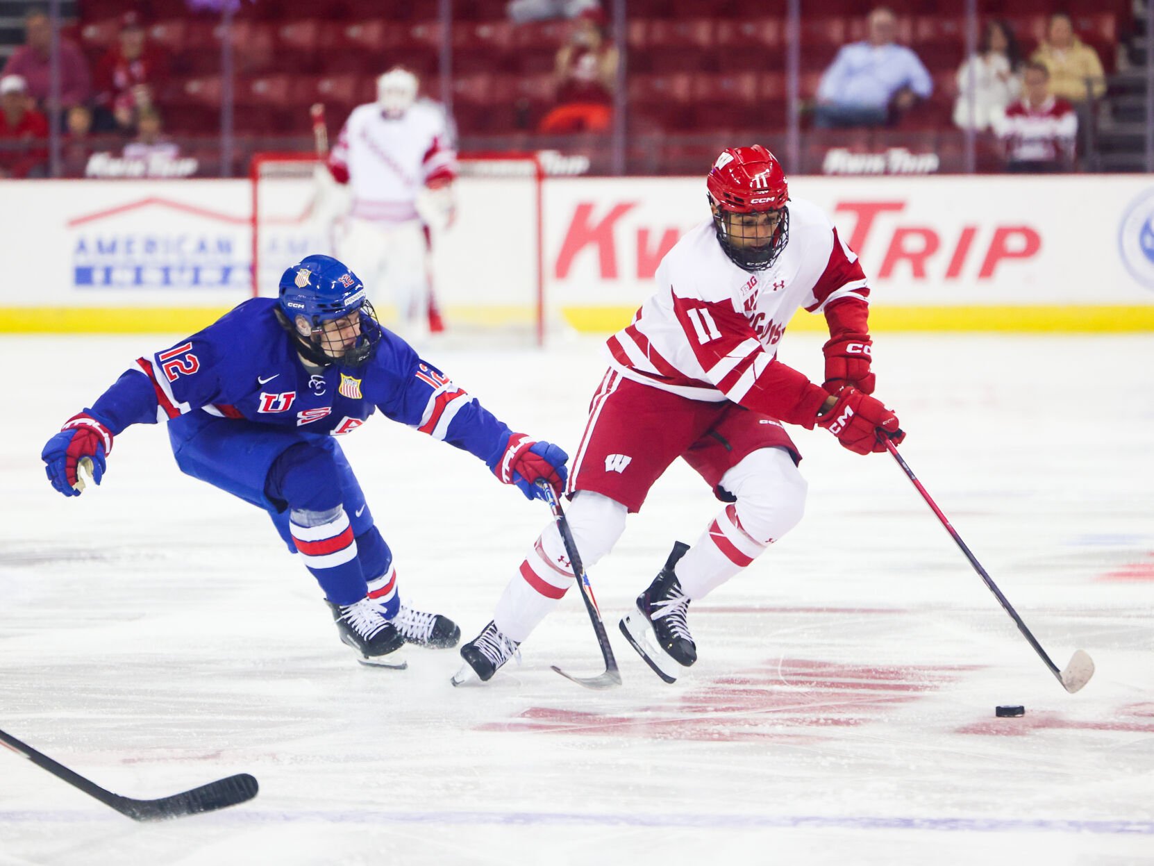 Wisconsin men's hockey moves up in national rankings