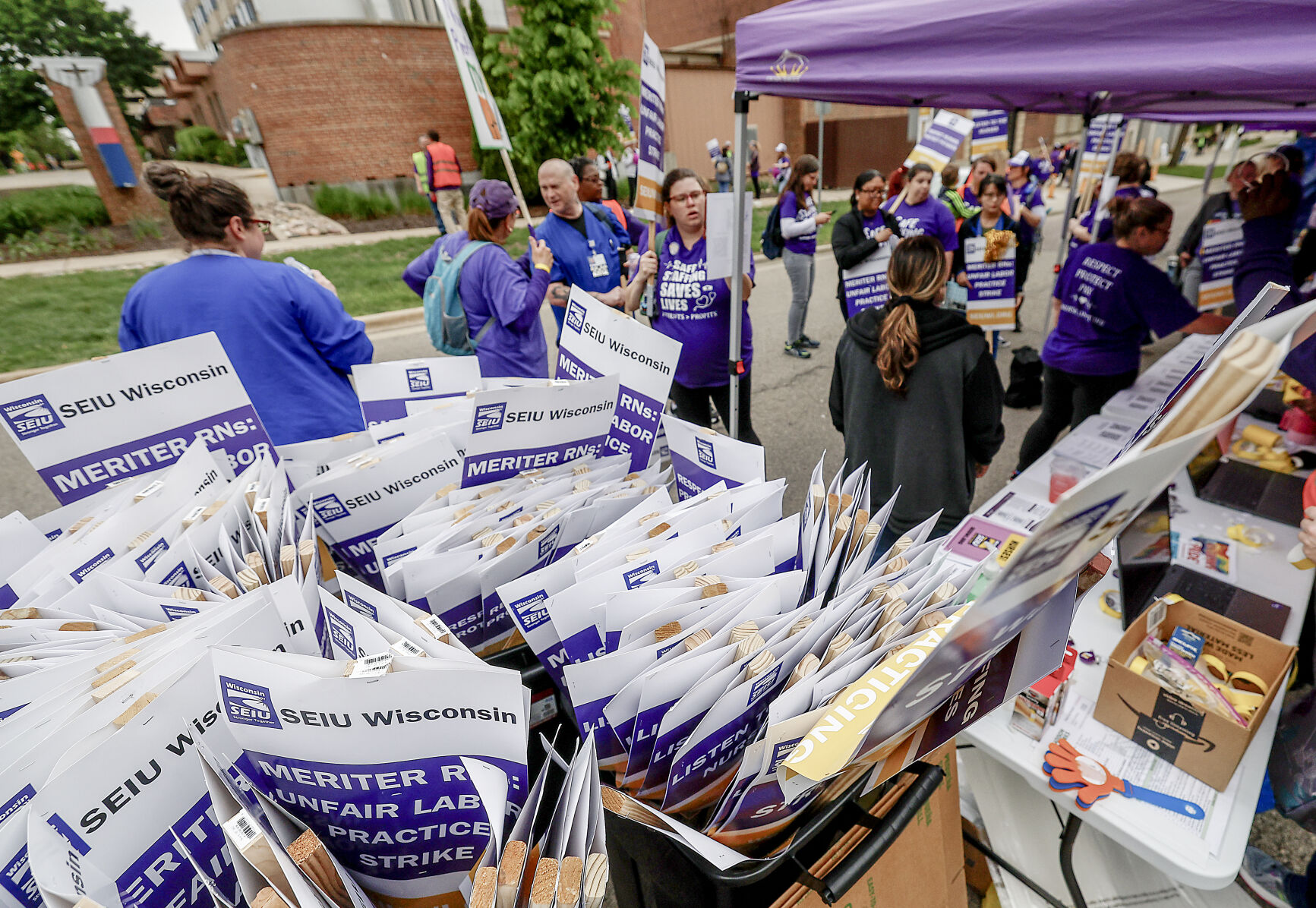 Madison nurses strike begins at UnityPoint Health-Meriter