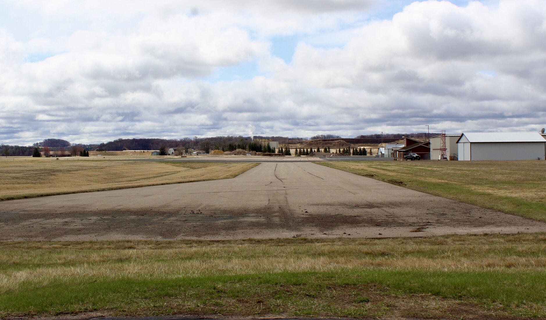 Wisconsin city mourns 4 who died in Illinois plane crash