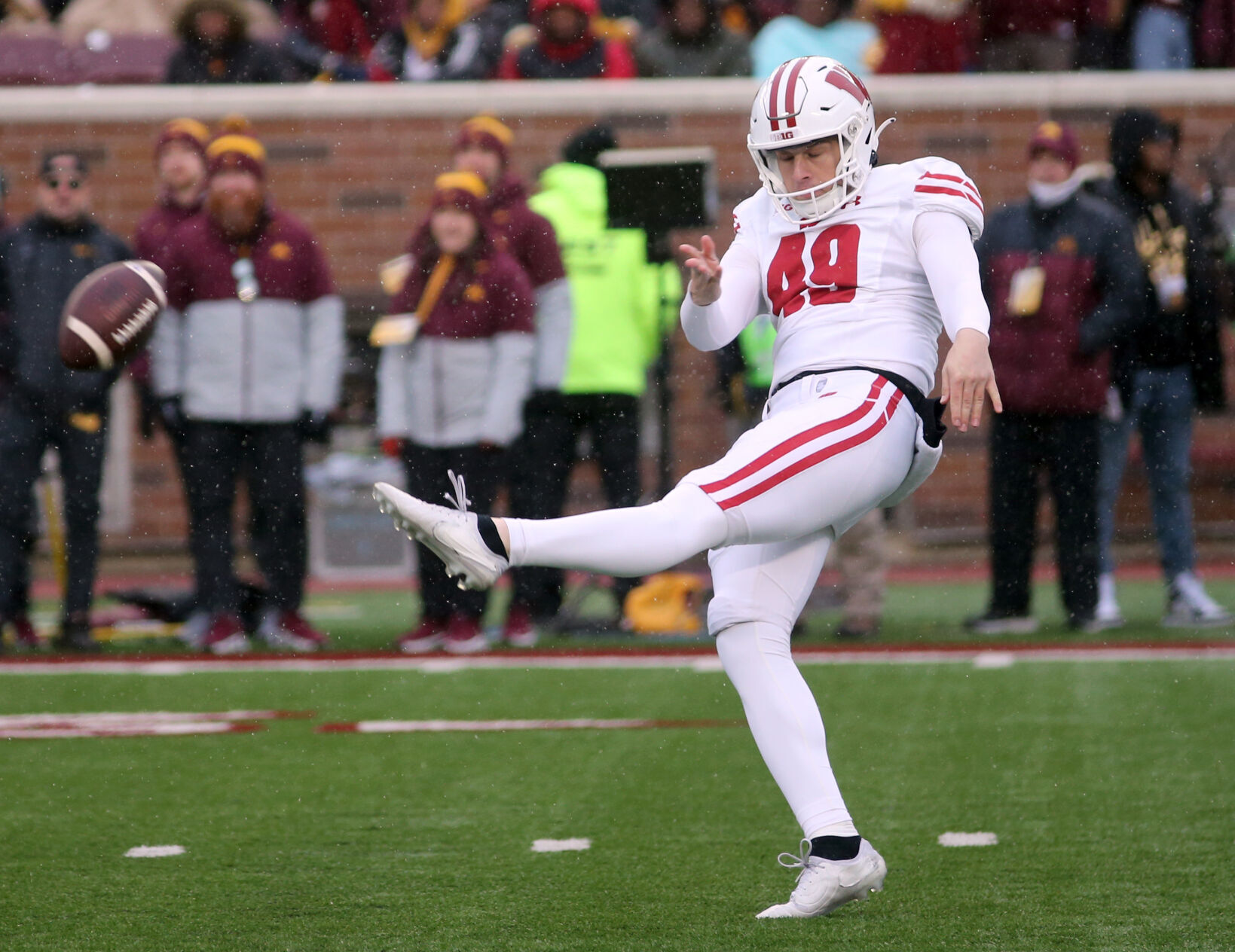 Wisconsin football's Jack Pugh announces medical retirement