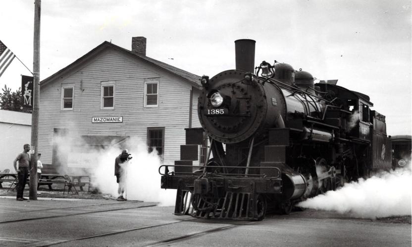 Steam locomotive continues journey to North Freedom