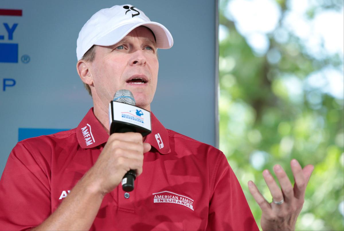 Pro golf: Steve Stricker tied for second heading into final round of St ...