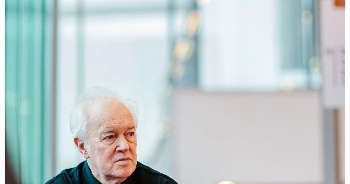Dutch conductor performs farewell concert in his adopted hometown