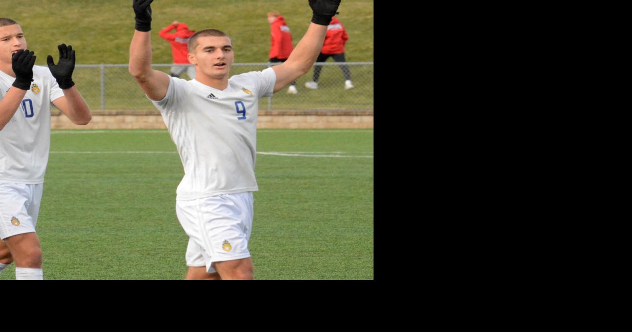 Madison West takes advantage of errors for state upset