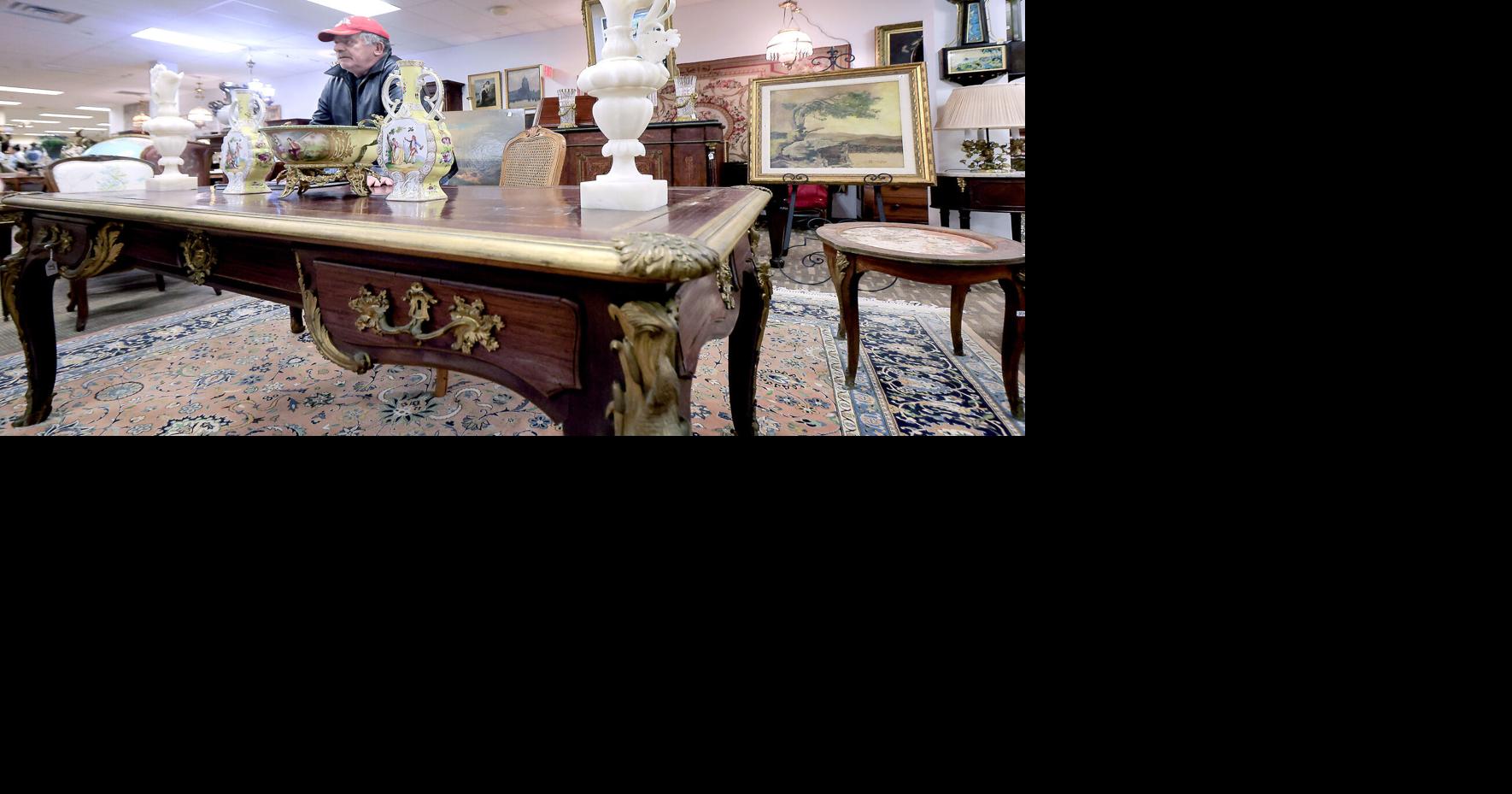 Schlitz beer family auctions off items from Uihlein estate