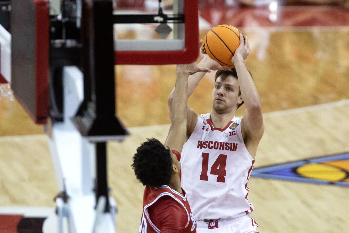 Photos: Wisconsin men's basketball defeats Bradley in first round of ...
