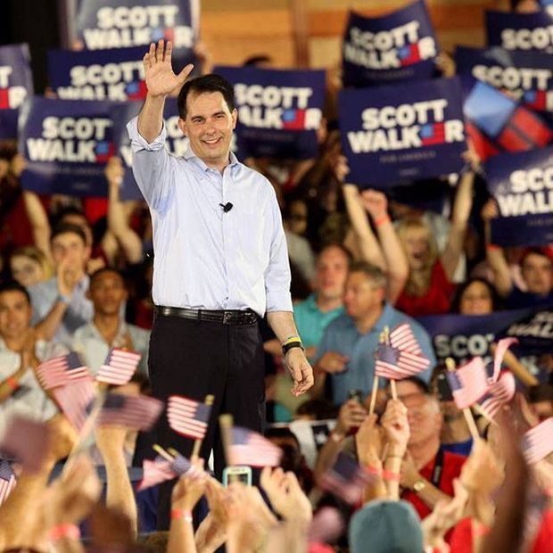 Scott Walker hopes young people want his presidential campaign t-shirts