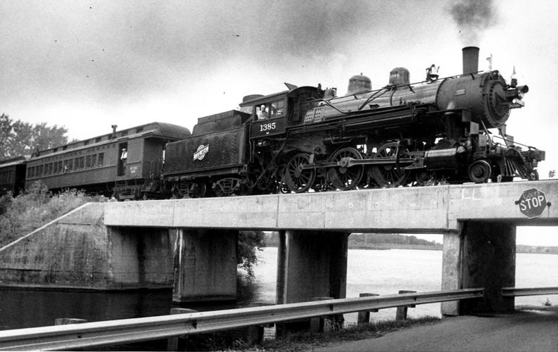 Steam locomotive continues journey to North Freedom