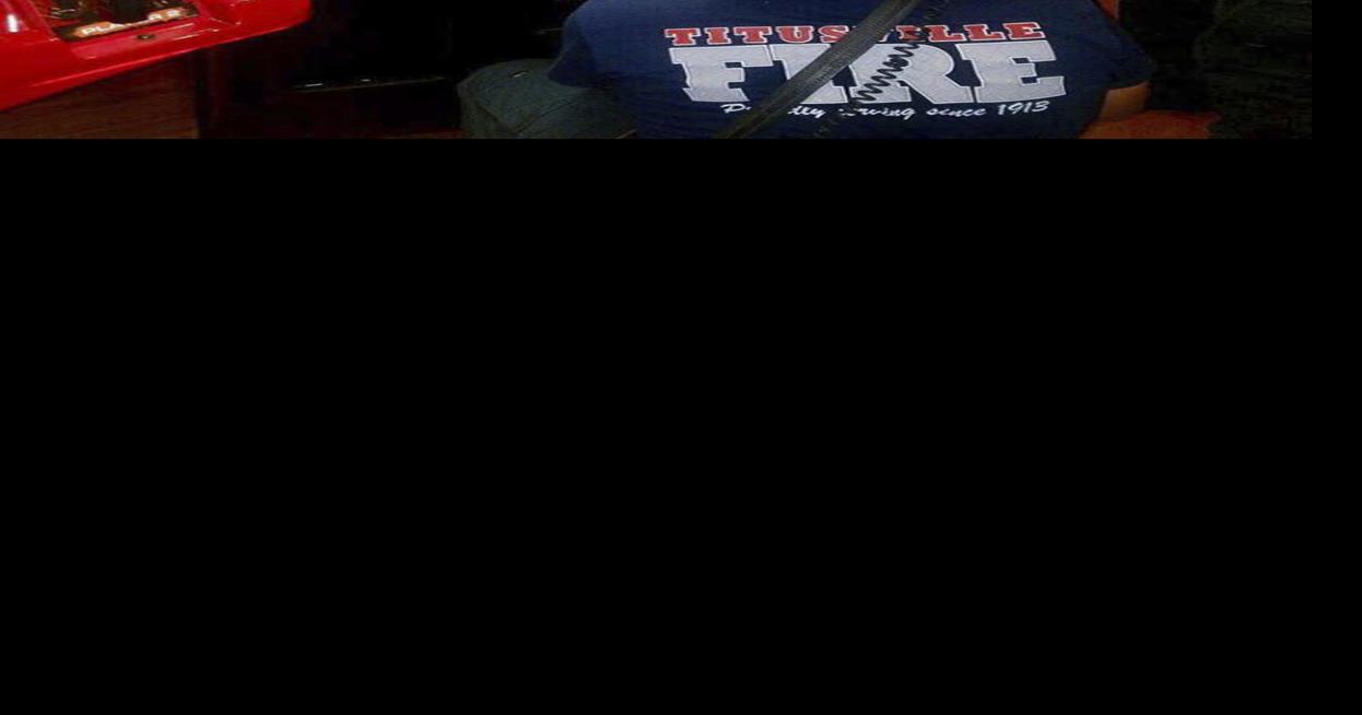 Give me a toy: Florida boy gets trapped in vending machine