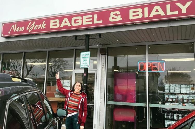 Madison woman's bagel quest is taking her across the Midwest