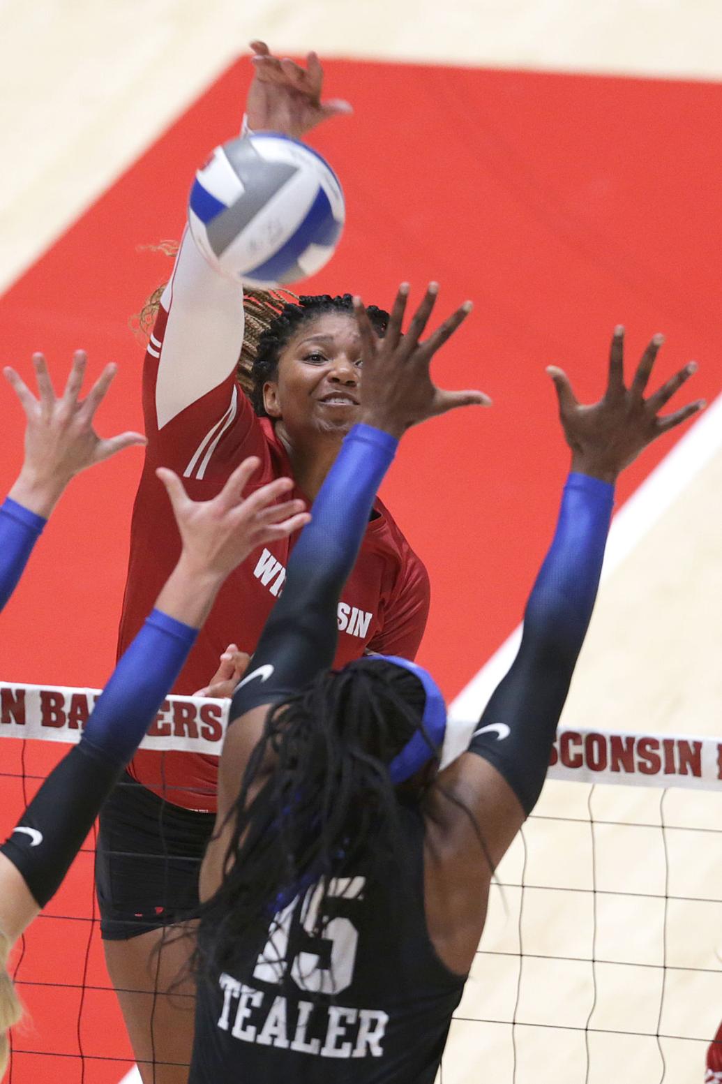 How Giorgia Civita is playing for the Badgers volleyball team 3 weeks ...