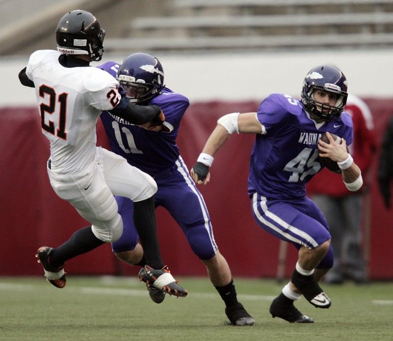 WIAA Division 2 state football: 'Hungry' Waunakee repeats as champs