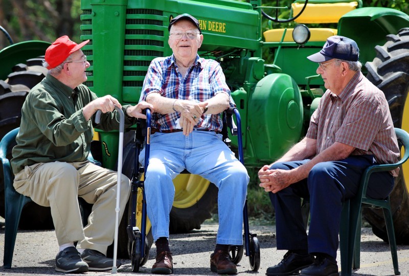 Hundreds turn out for Bowar Implement reunion