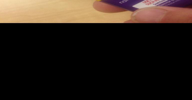 Naloxone auto-injector