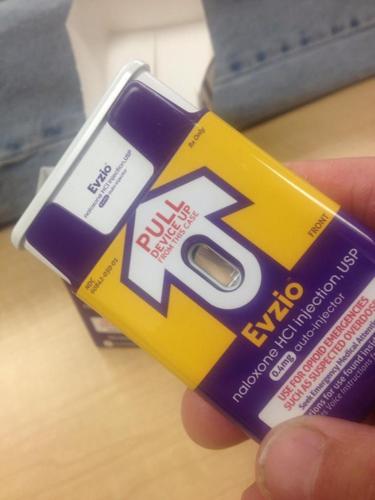 Naloxone auto-injector