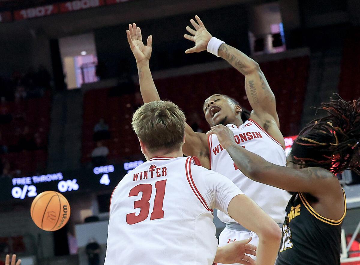 Zach Kinziger signs with Wisconsin men's basketball